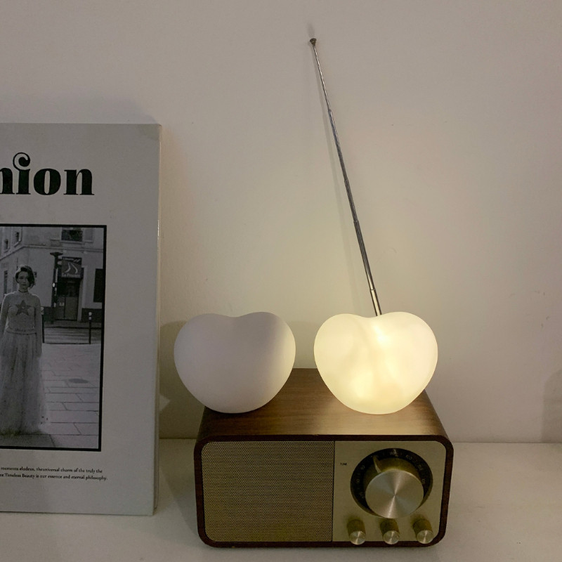 Creative heart-shaped night lamp table lamp, romantic Valentine's Day ...