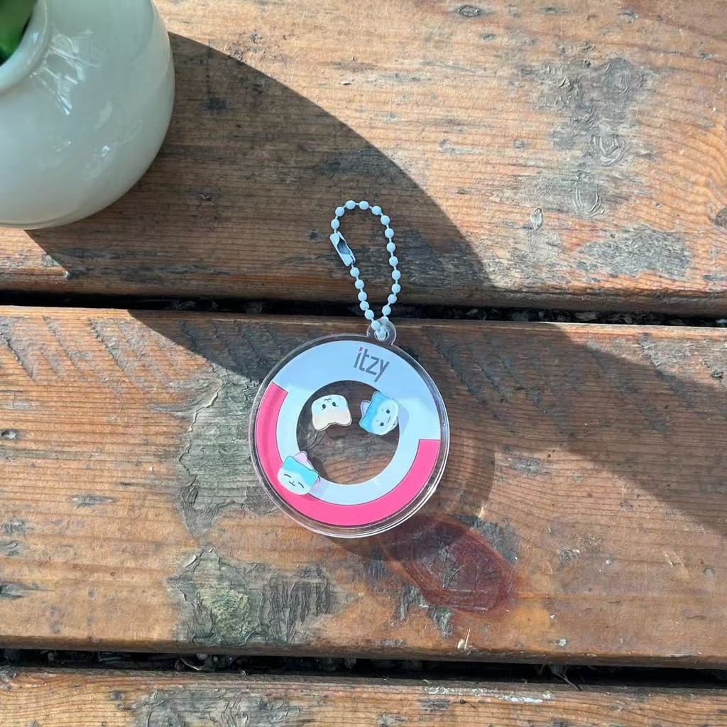 kpop idol ITZY Shaker Keyring Cute Cartoon Acrylic Keychains | Shopee ...