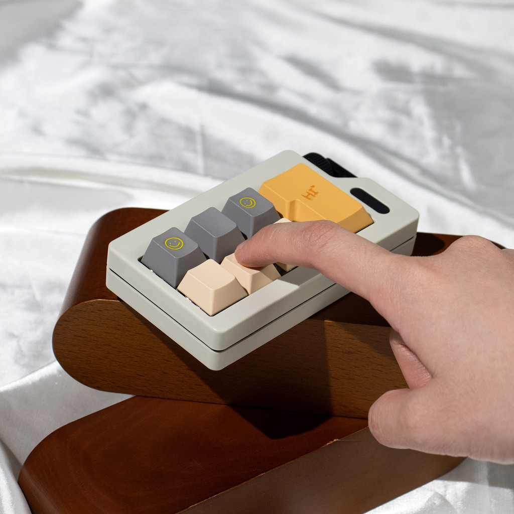 Finger Keyboard Keychain Fidget Toy Mechanical Keyboard Switch Keycaps ...