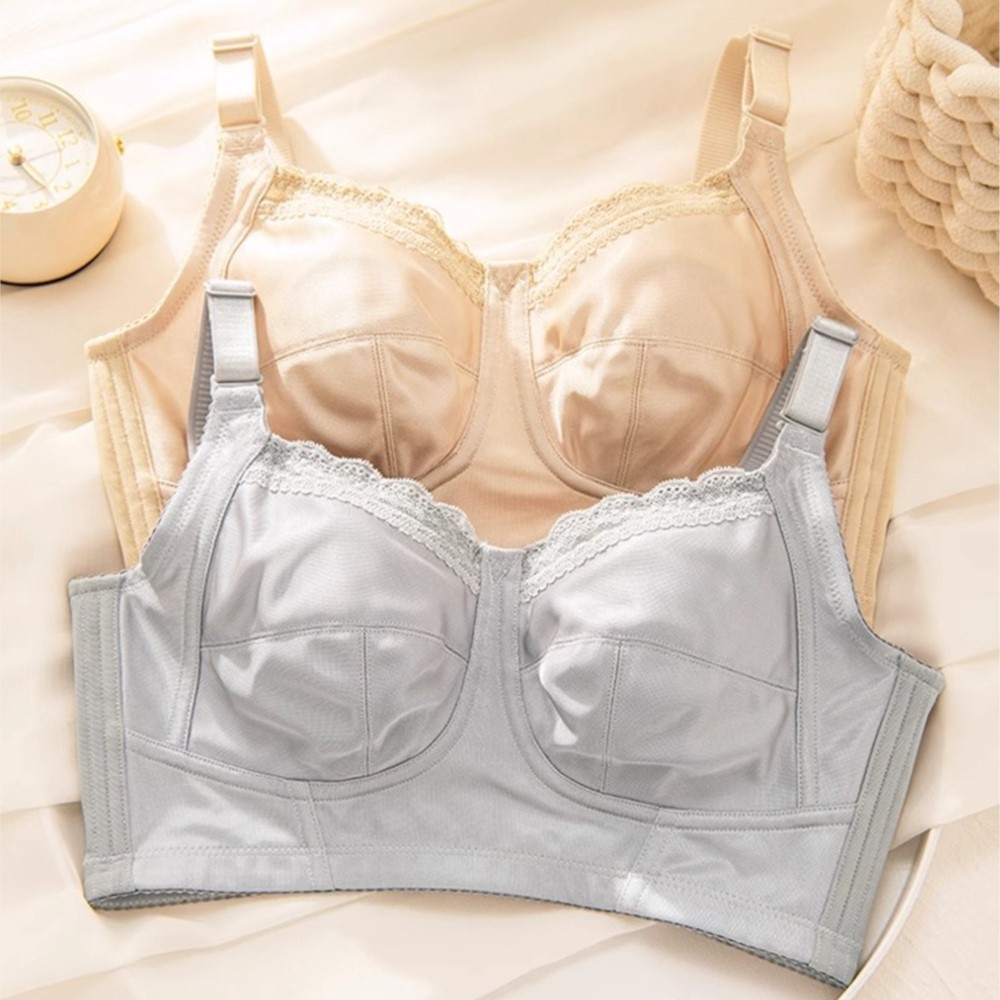 Large size women's bra. Large full cup bra with adjustable bust and ...