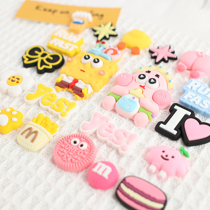 [MEET] 11pcs/pack Cartoon Cute SpongeBob SquarePants PVC Soft Rubber ...