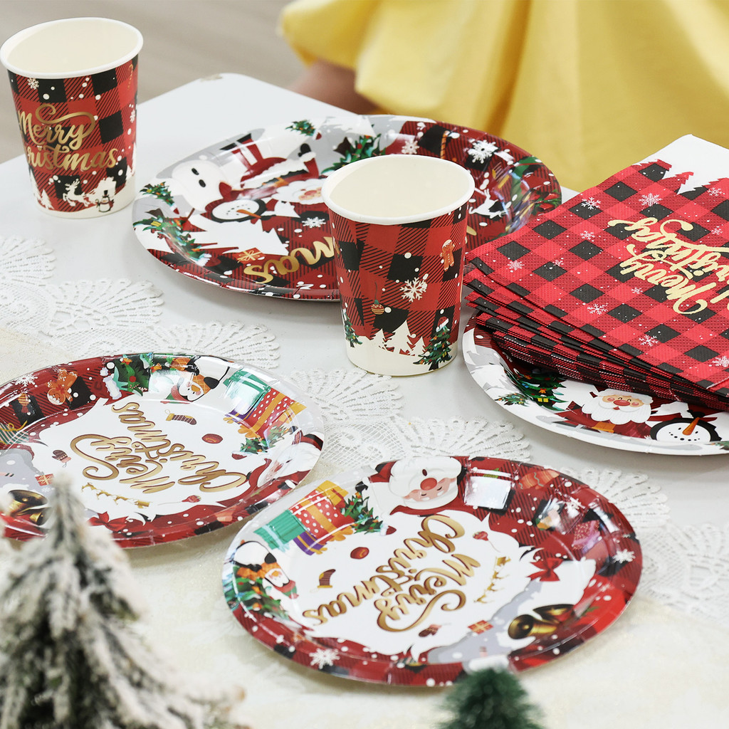 Disposable Xmas Themed Tableware - Fun Santa Claus Merry Christmas ...
