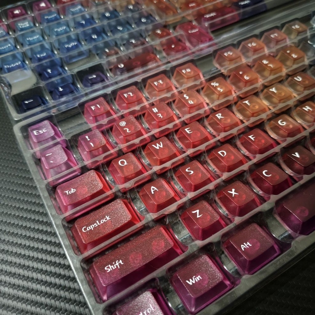 PC Gradiant Foggy Transparent Rainbow Gradient PC Keycap Magnetic ...