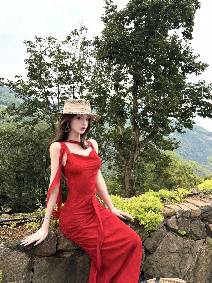 Red dress with seductive backless design | Shopee Malaysia