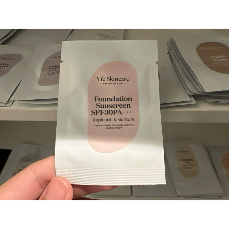 (NOT FOR SELL) FREE Vie Skincare Sample(random given if out of stock ...