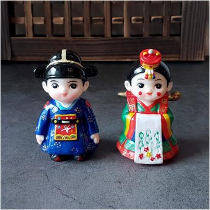 Korean traditional Hanbok doll (wedding gift) | Shopee Malaysia