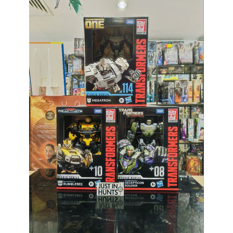 Transformers Studio Series Deluxe • SS114 Megatron • SS+08 Soldier ...