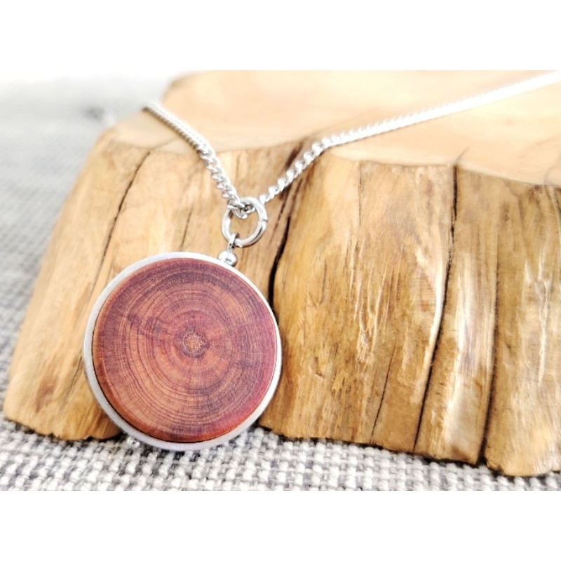 Raja Kayu Pendant Centred in Stainless Steel Ring Pendant 帝王木不锈钢吊坠 ...