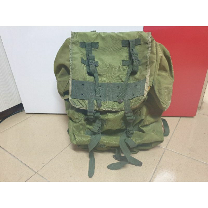 Vintage Singapore army backpack, askar beg galas lama, used | Shopee ...