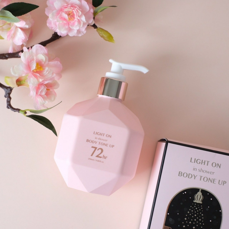 BOM Light On In Shower Body Tone Up 290ml | Shopee Malaysia
