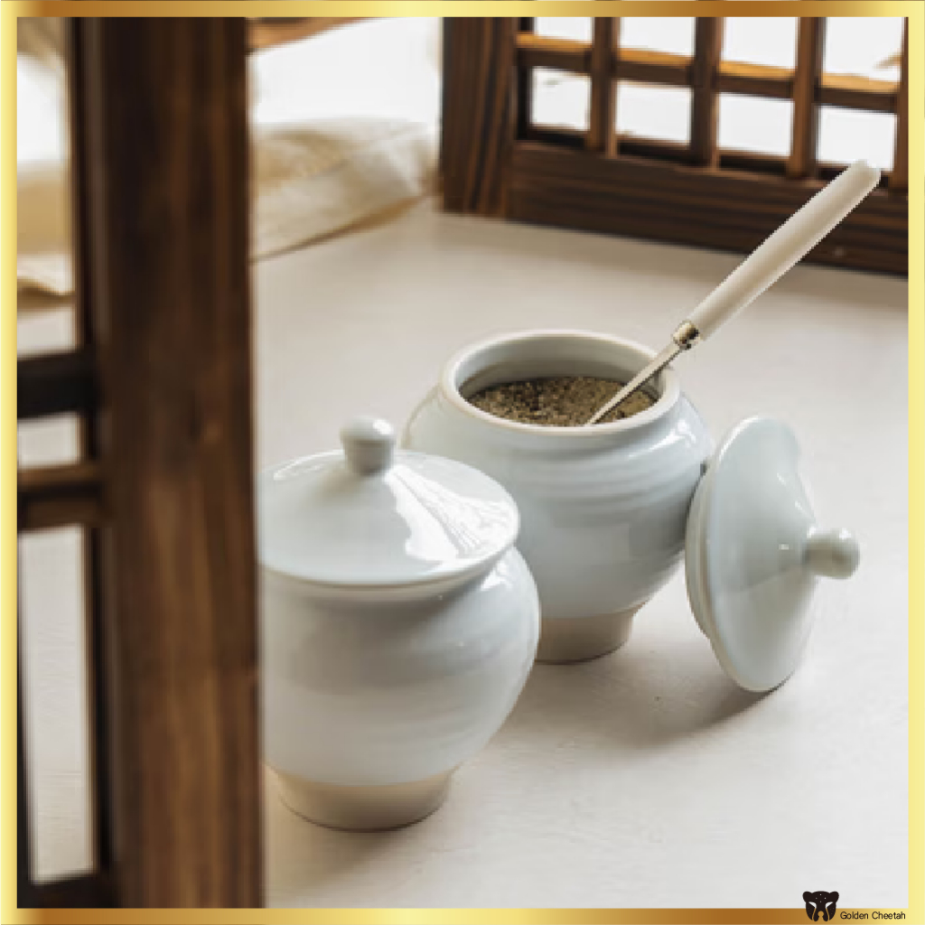 Daiso Korea Mini Ceramic Jar with Lid Traditional Korean Style Storage ...