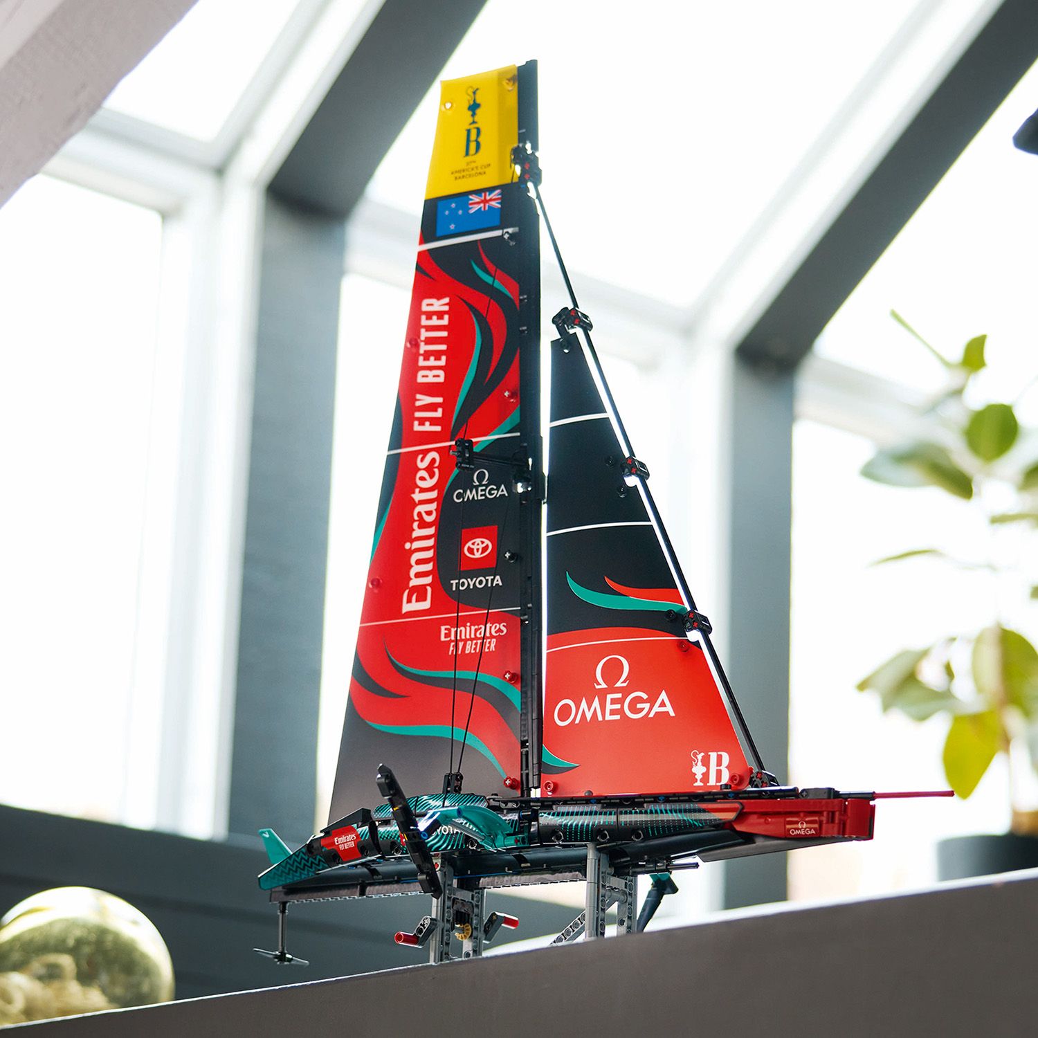 LEGO Technic 42174 Emirates Team New Zealand AC75 Yacht (962 Pieces ...