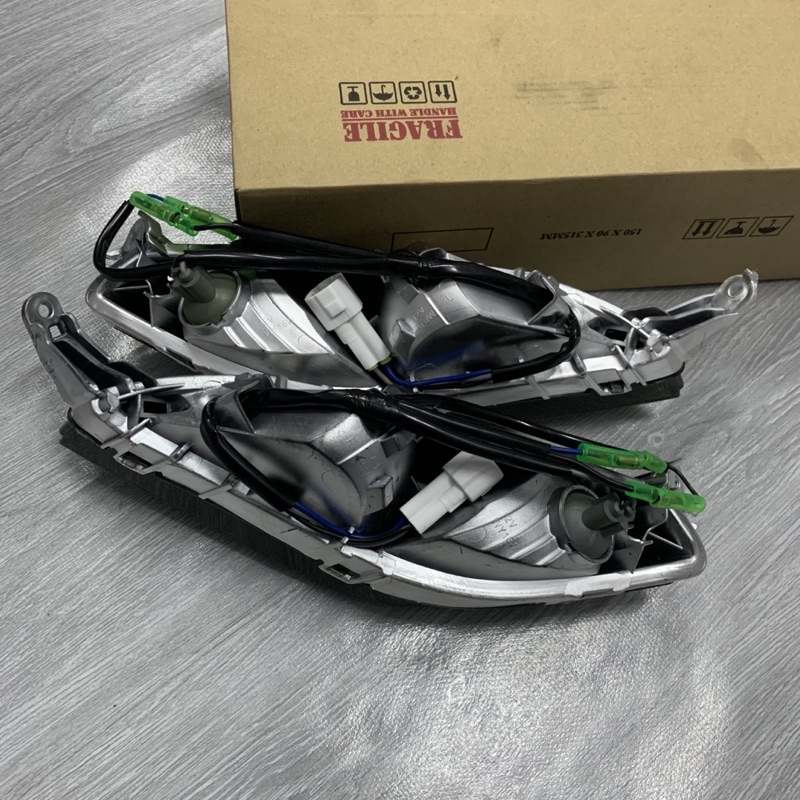 LC135 V4 V5 V6 V7 SIGNAL DEPAN FRONT SIGNAL ASSY (L/R) (SMOKE) | Shopee ...