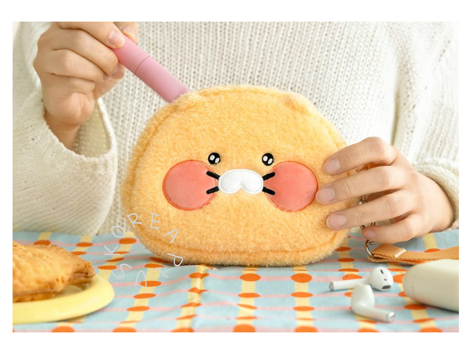 [KAKAOFRIENDS] Boucle Pouch (Ryan, Choonsik) | Shopee Malaysia