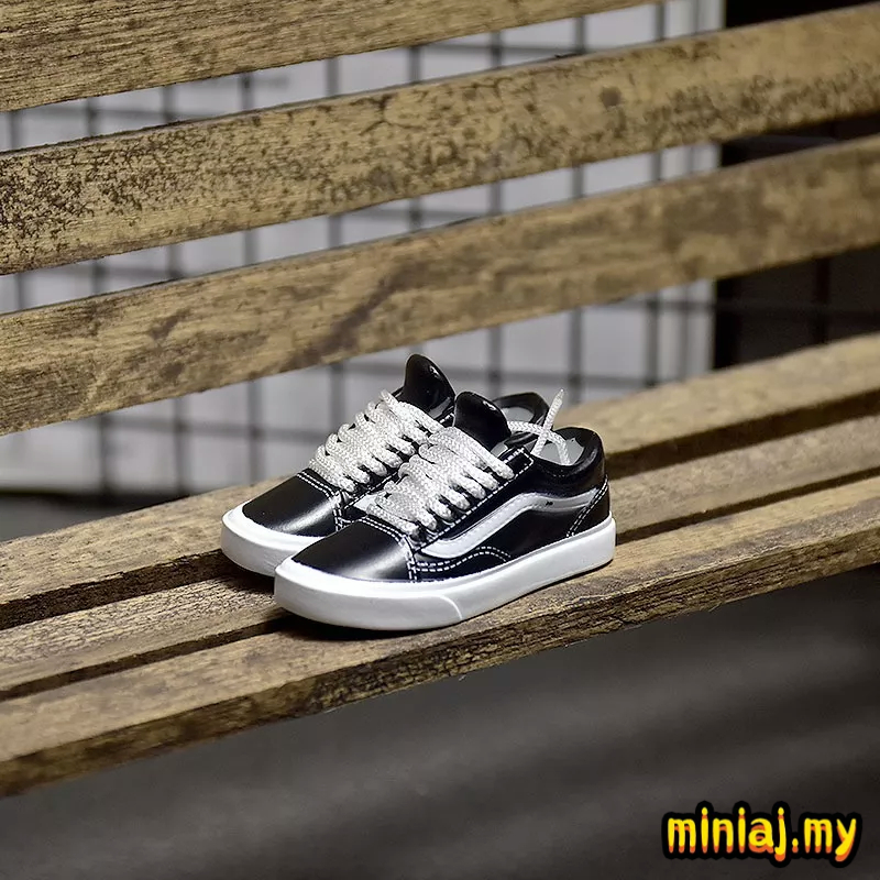 VAN.S Keychain Finger Skateboard Shoes Basketball Sneakers Model ...