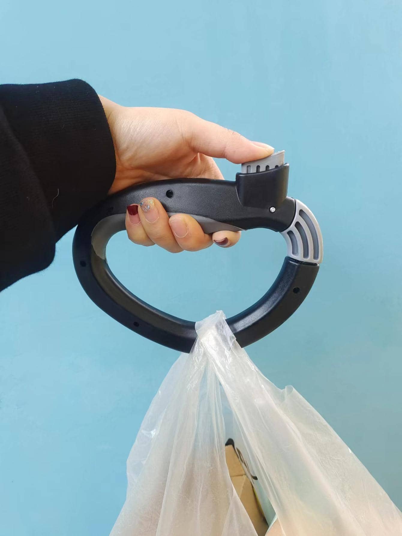 Creative large-load opening and closing plastic labor-saving vegetable ...