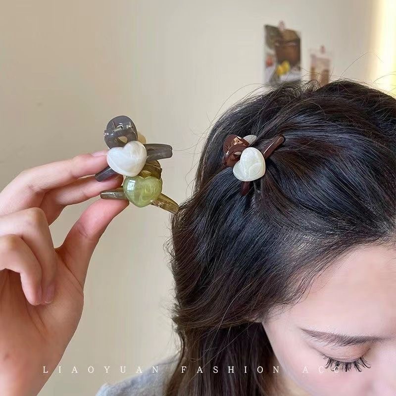 Acrylic Simple Love Small Size Grab Clip Classy Bangs Clip High-End ...