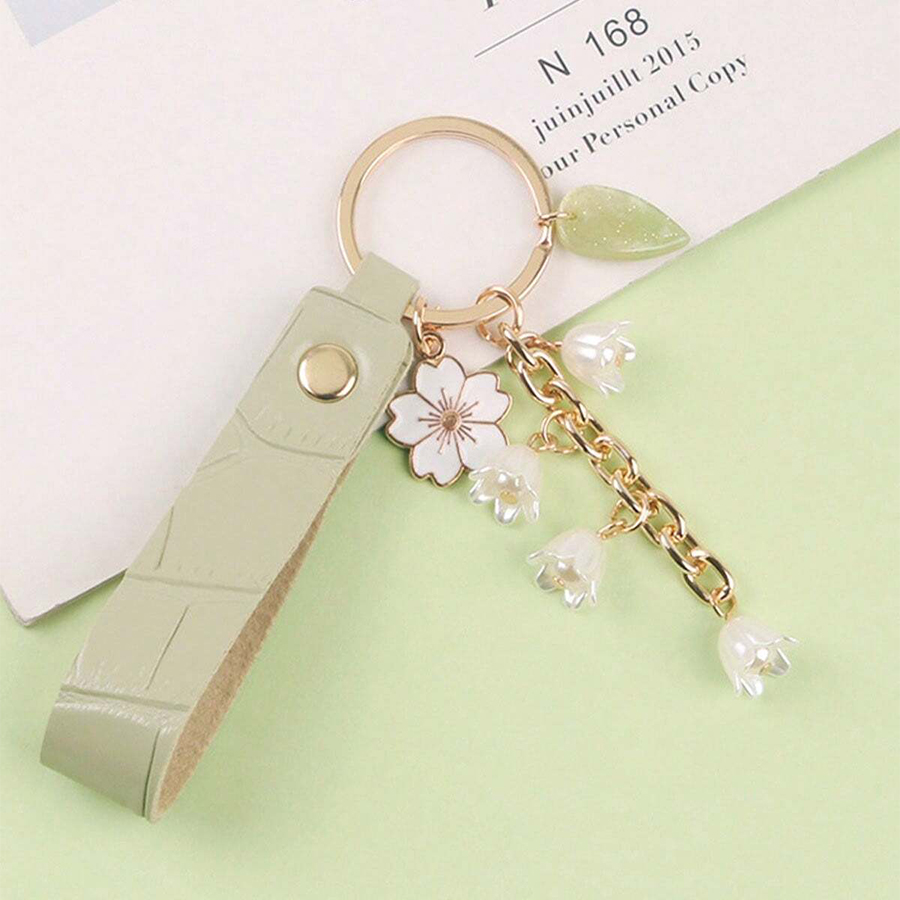 style cute valley white lily keychain with gold chain, women's style ...