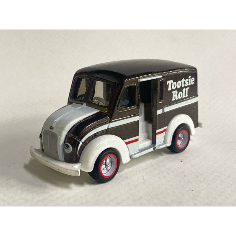 Matchbox Collectors Premium Tootsie Roll Divco Milk Truck Outside Pack ...