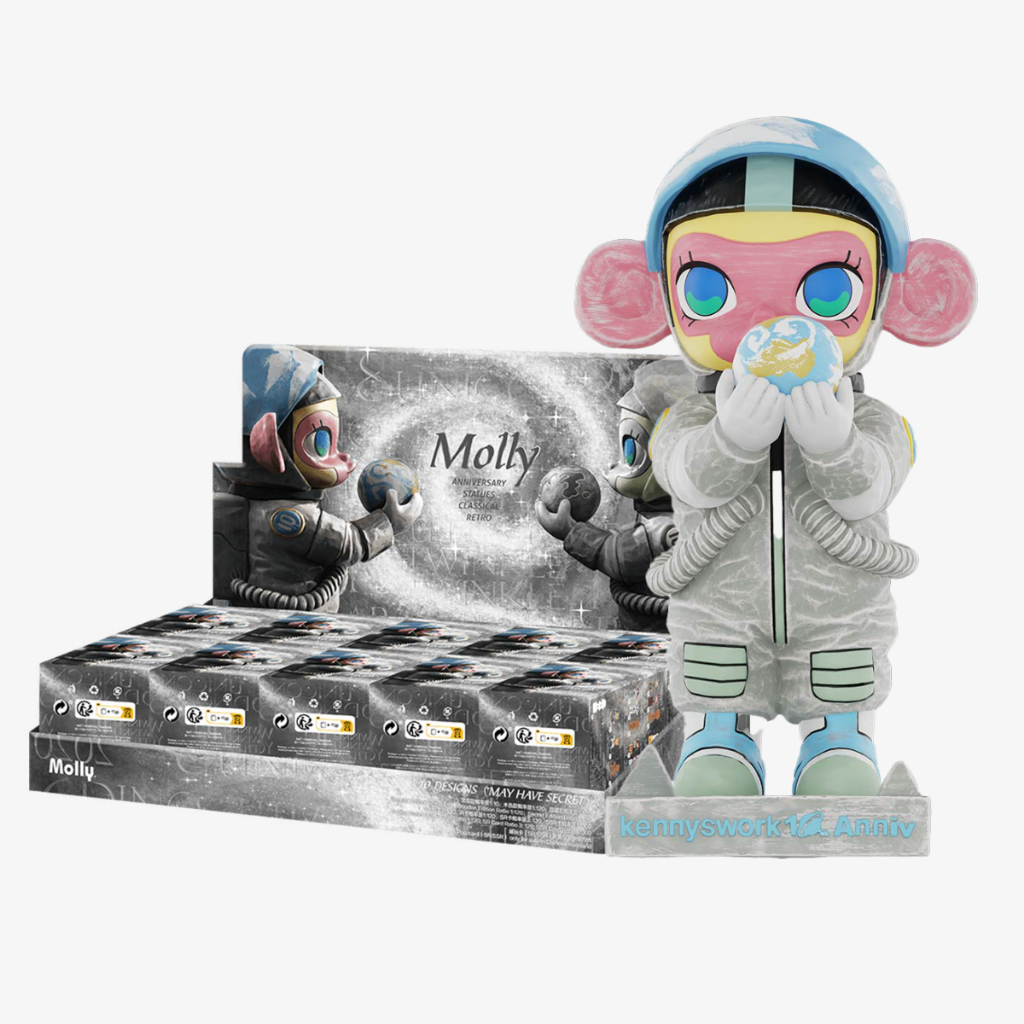 MOLLY Anniversary Statues Classical Retro Series Figures Lift The Box ...