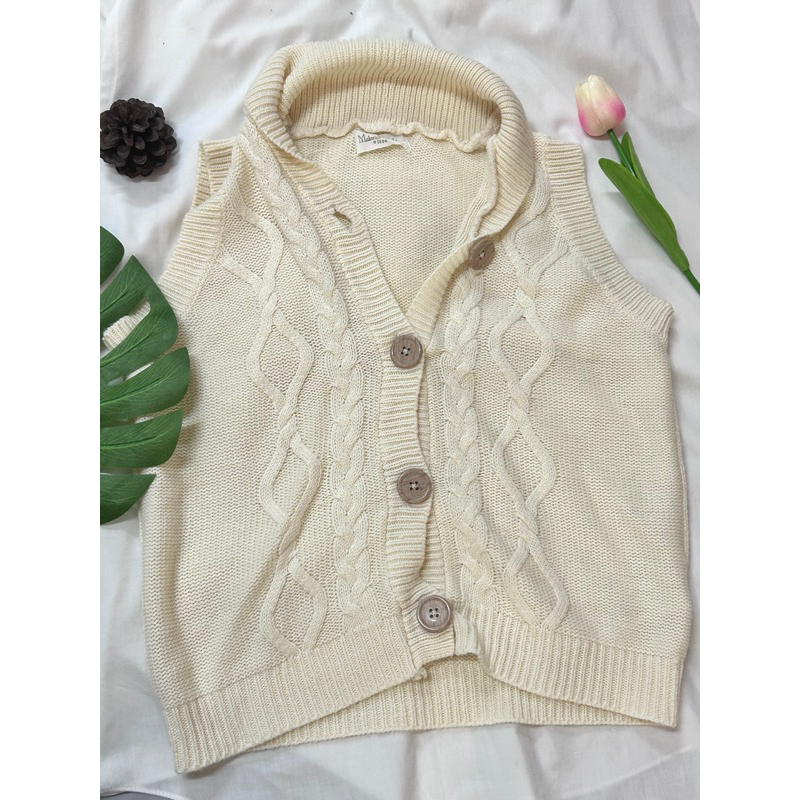 Cream Colored Yarn Vest Beautiful Turtleneck Very Minimalist Color ...