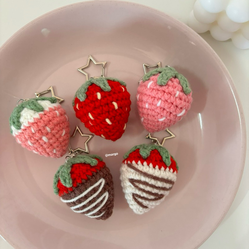 Strawberry keychain Yarn | Shopee Malaysia