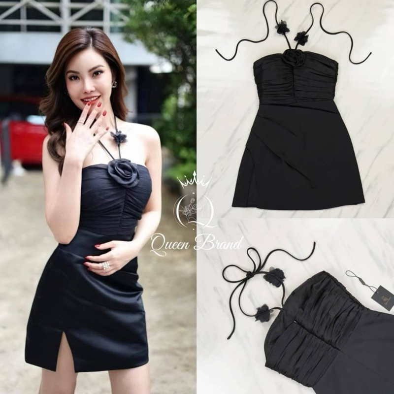 Queen Mini Dress With A Strapless Neckline Decorated With Flowers Very Cute. The Breasts Are ...