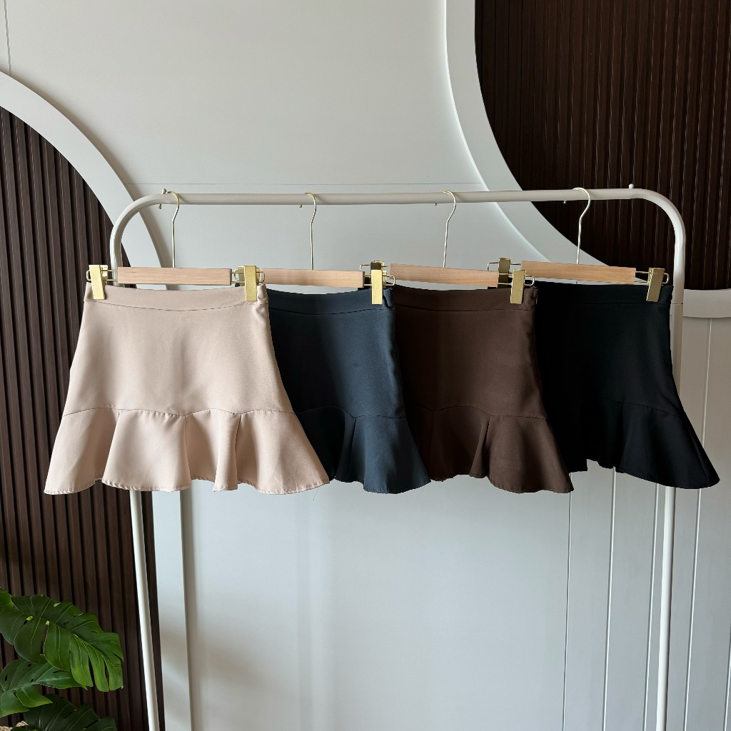 AMY SKIRT PANTS Men Draped All Around Camouflage Pattern Fabric Barbie ...