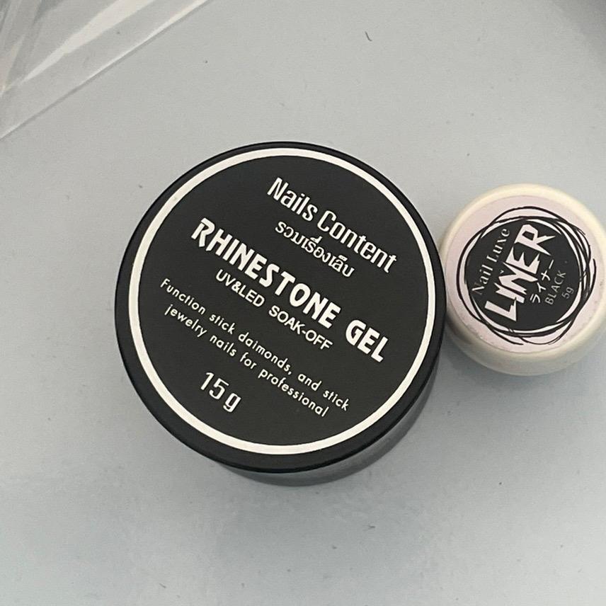 Rhinestone Can Be Used Embossed Molding. Stick A Concentrated Viscous ...