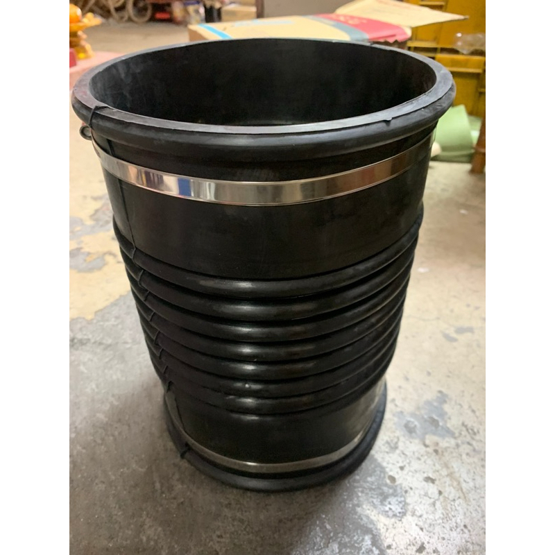 Anti-Slip Rubber Tube 6 ''8'' Wrinkled Hose With Stainless Steel Clips ...