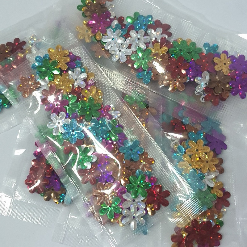 Sequin Leaves In Assorted Colors And To Choose From A Variety Of Amount ...