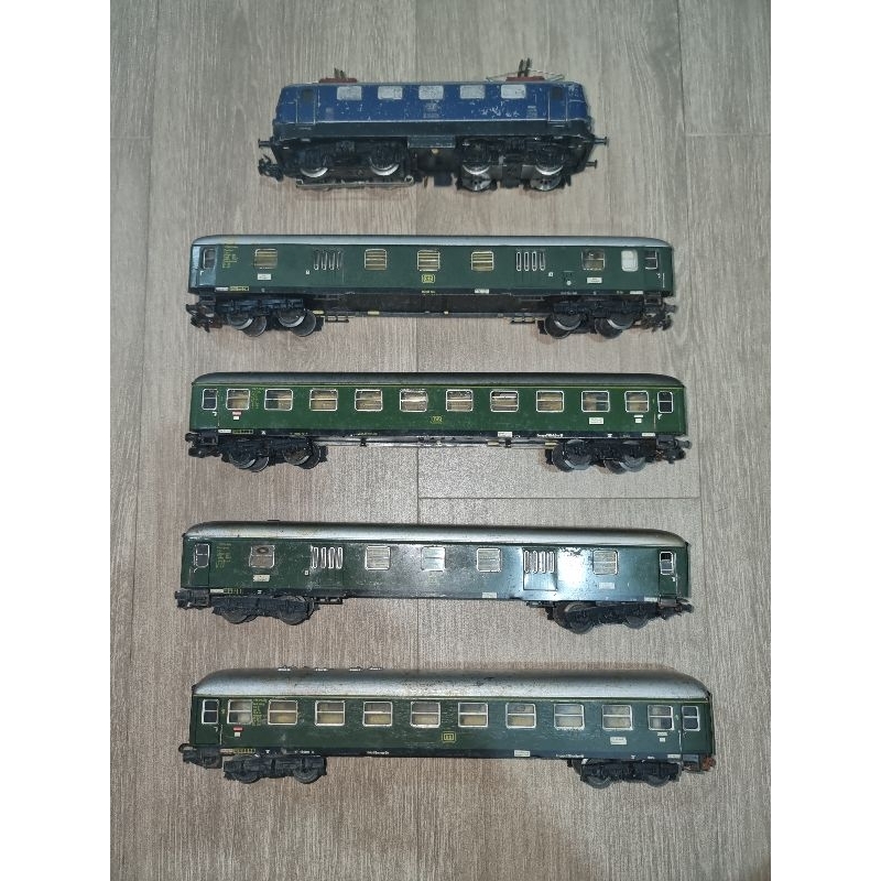 Marklin HO 3034 Elektrische Locomotive BR 141 DB With Trailer Cabinet ...
