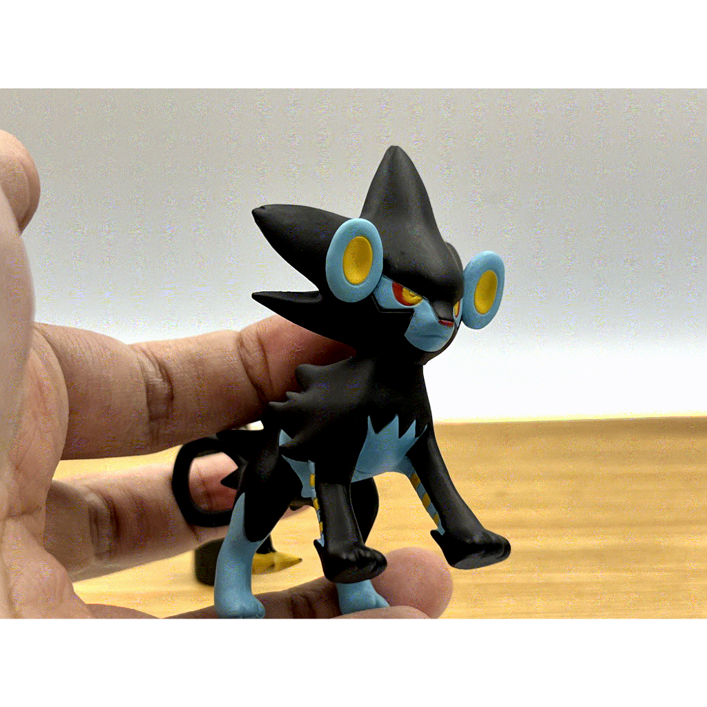 Pokemon Scale World: Luxray The Product Is 2nd Hand Complete Box ...