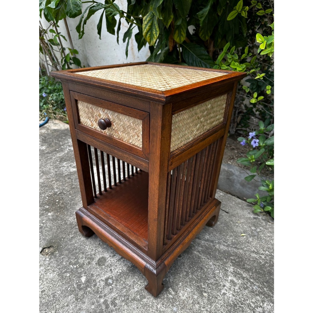 Solid Wood Bedside Cabinet Light Acorn Color Lion Legs Decorated With ...