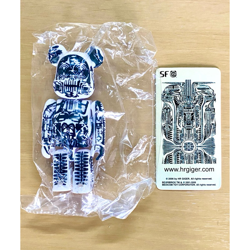 [Authentic Japan] bearbrick 1 Series 12 Figure: H.R. Giger (The creator ...