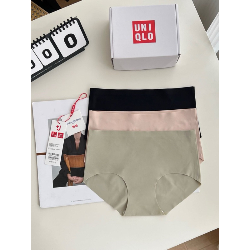 Borderless Underwear Take Video While Opening The Parcel Box To Be Used ...