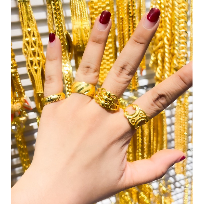 Gold Ring Looks Like Real 1 Baht-2 Baht Work The Thing Can Be Worn In ...