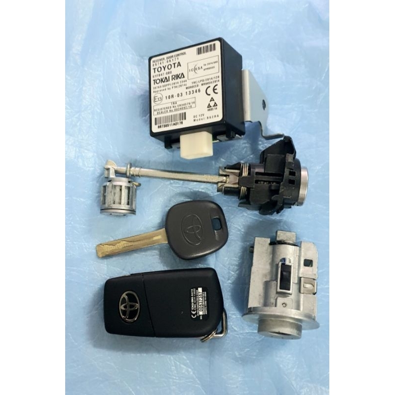 Toyota Revo Central Lock Remote Key Set Complete As In The Picture ...
