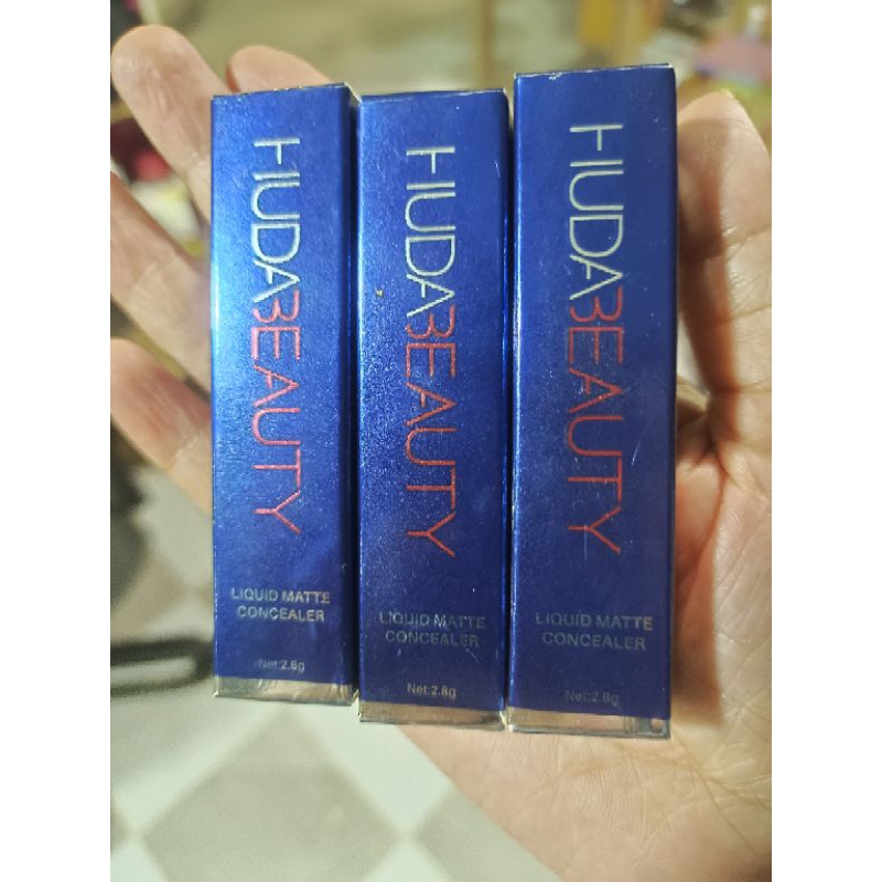 Huda beauty consular Concealer Blue Box Fine Texture Easy To Spread ...