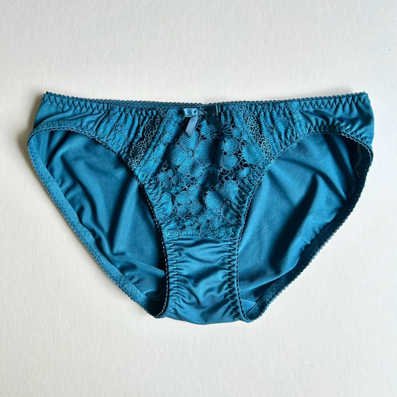 Wacoal Briefs (Wacoal) nylon Fabric With Bow Decorated Soft And Smooth ...