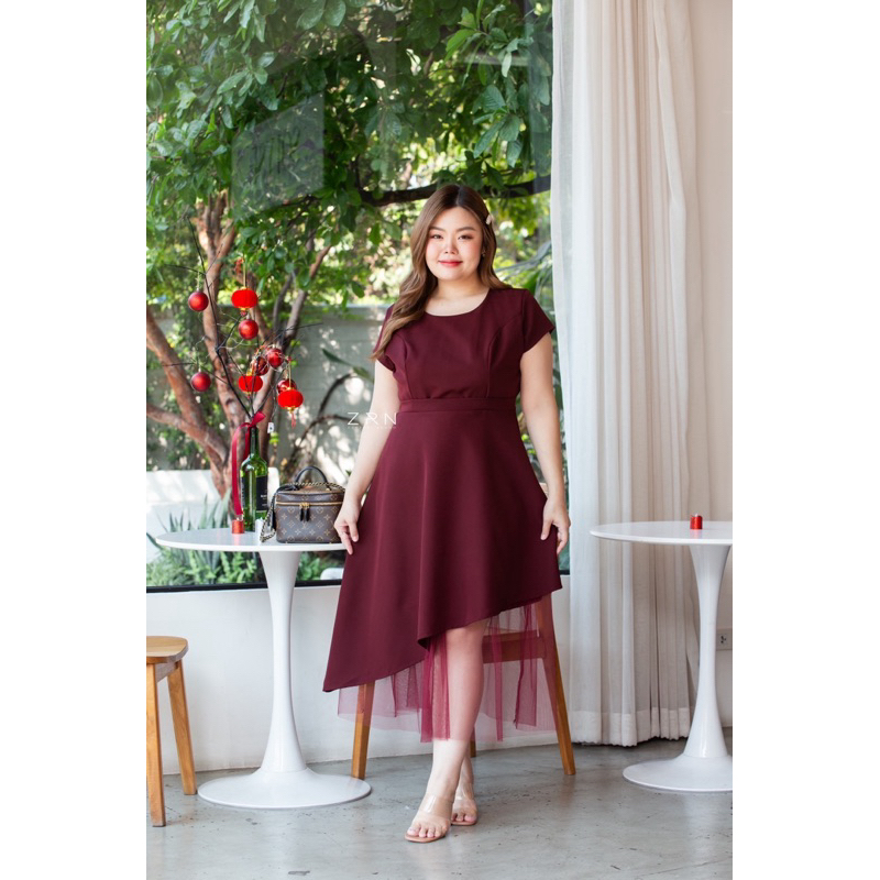 Nicole Dress A New With An Oblique Hem And Separate Mesh Fabric That ...