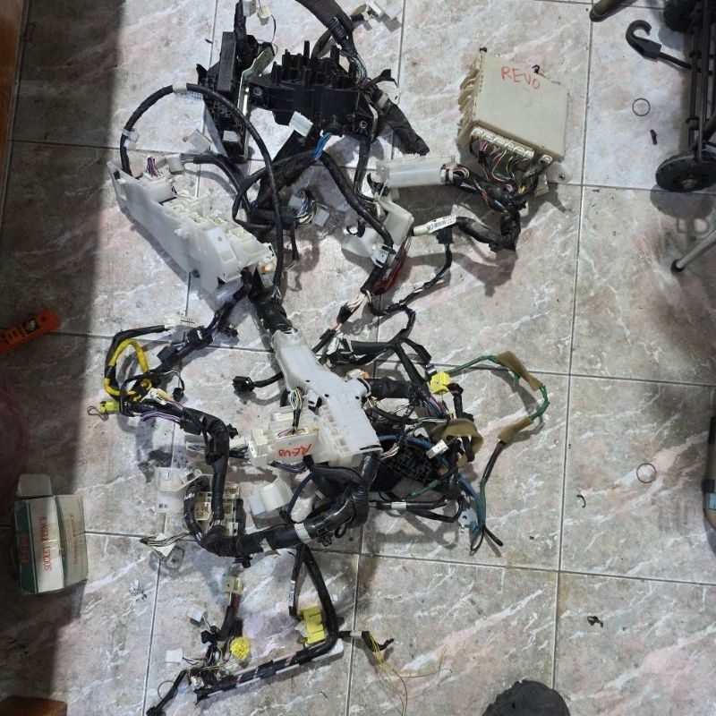 Toyota Revo Cabin Interior Wiring Harness Model With Fuse Box Inside ...