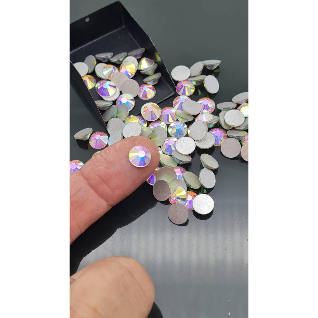 Flat Back Crystal Color And Rainbow Diamond Bottom Cut Decorated With ...
