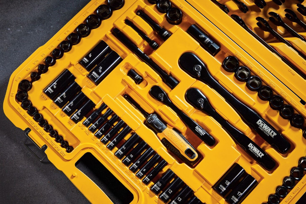 DEWALT Mechanical Tools Black Chrome Set 184 Pieces Model DWMT45184-1 ...