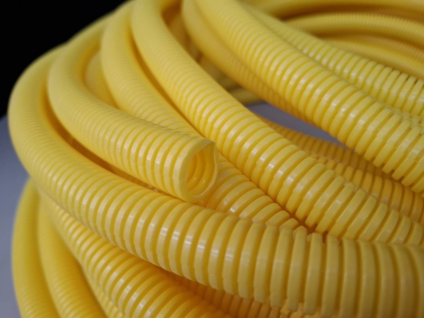 Corrugated Pattern NANO Flexible Ducting Hose Lift Up Roll Yellow PVC ...