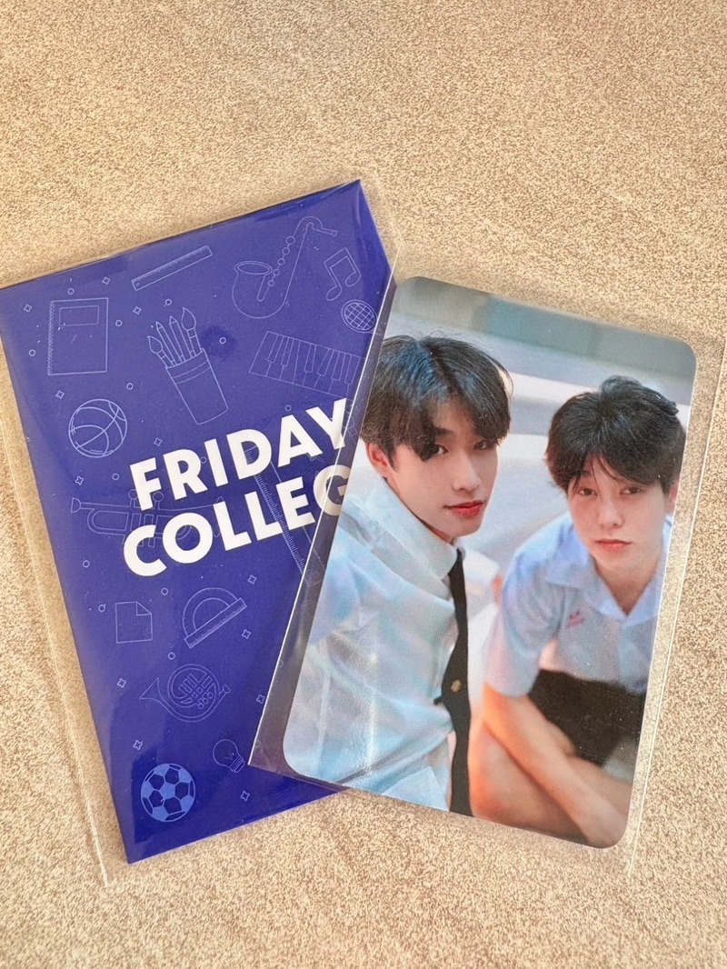 Selfie card From The Office A Pair Of Monpro Gitoto Fat Luck Chain Sky ...