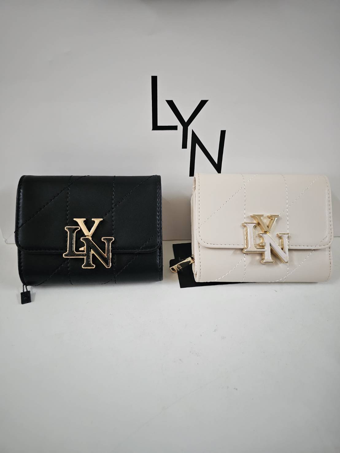 Valentine's Day Birthday Gift LYN Short Wallet Medium Folding Type For ...