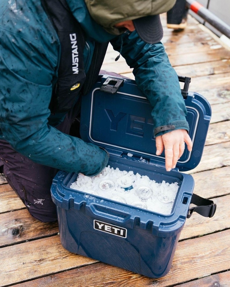 3 Years YETI COOLER ROADIE 15 Culler Model Ice Bucket Authentic License ...