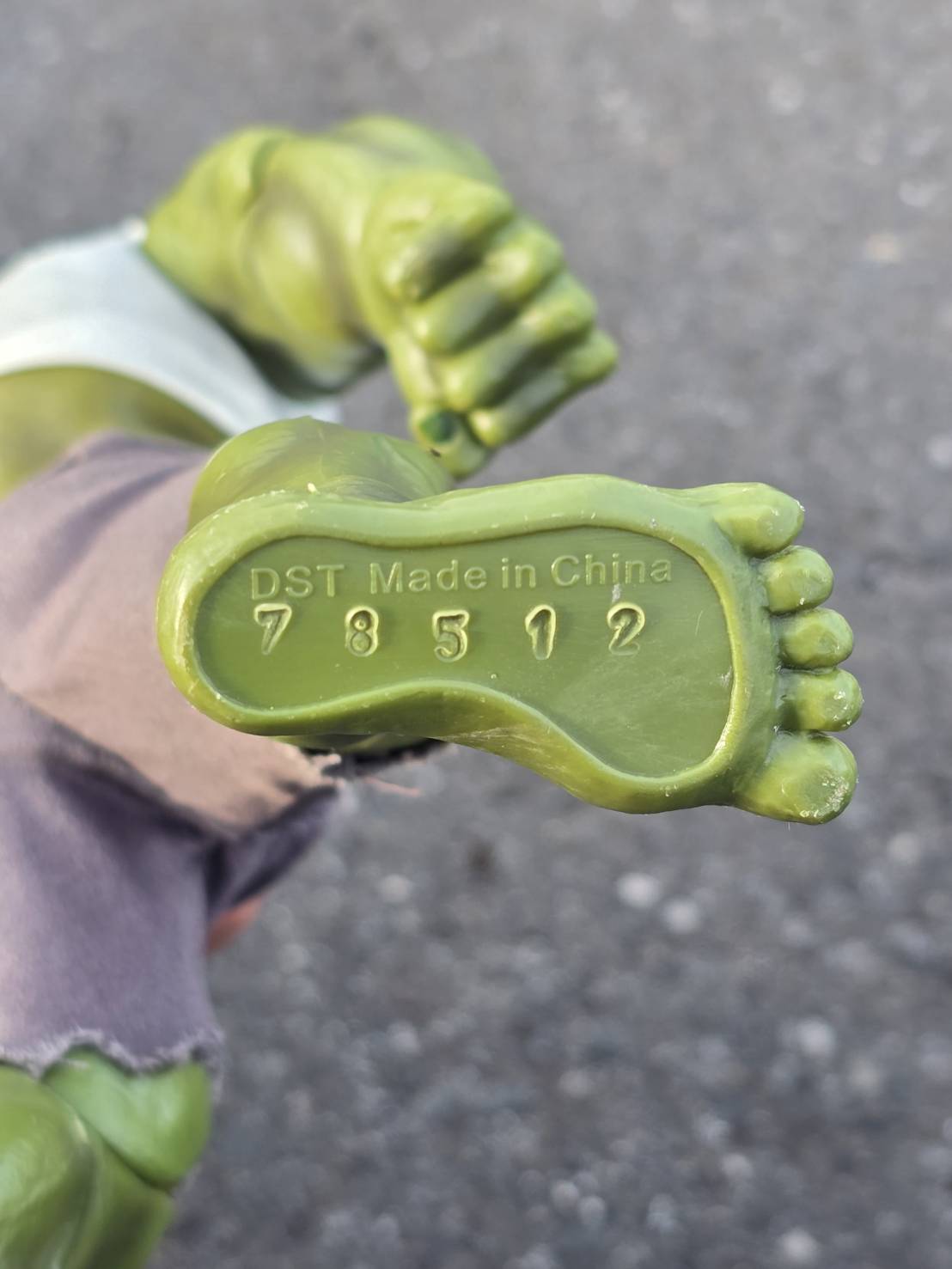 Marvel Avengers Incredible Hulk Model The 26 cm. Second Hand Can Move ...