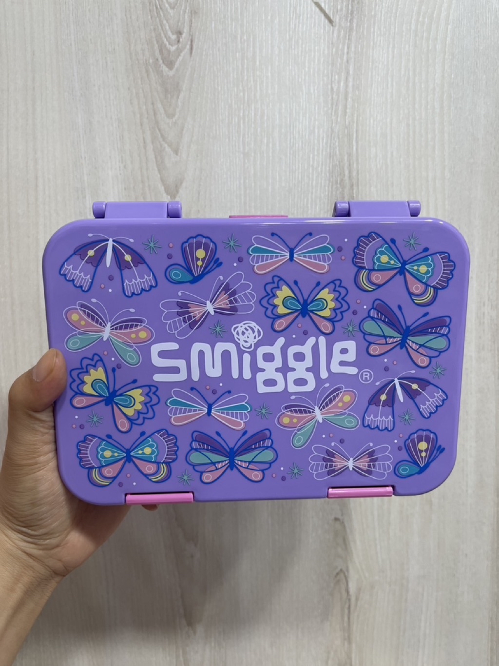 Smiggle Lunch Box With Pattern Can Store Food In Multiple Compartments ...
